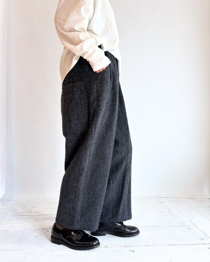 ichi Antiquite’s Wool Herringbone Pants Black | Wide-Leg Relaxed Fit – Miel.jp